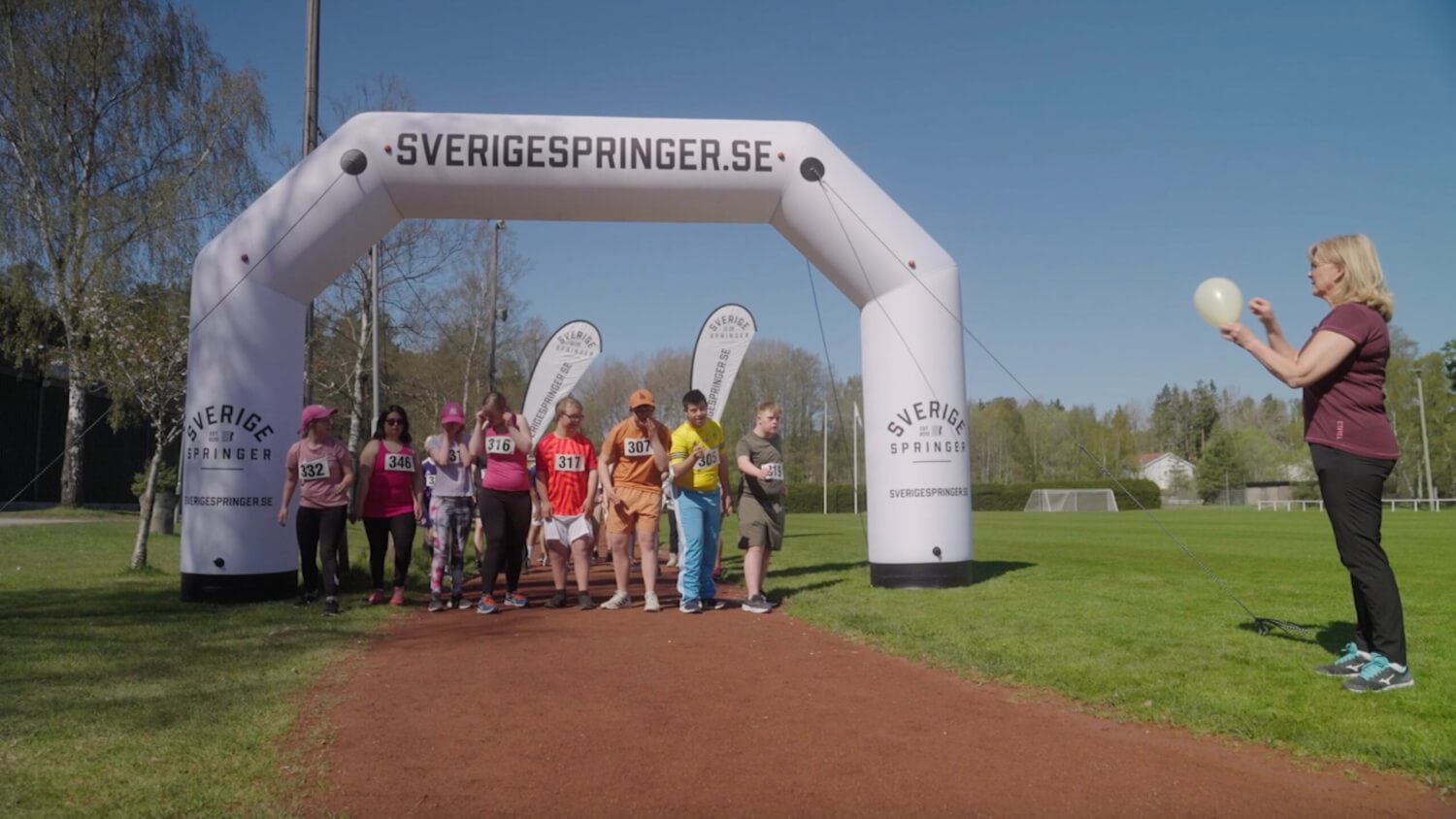 Sverige Springer avsnitt 8 - Målgång för Glädjeloppet! - Sverige Springer